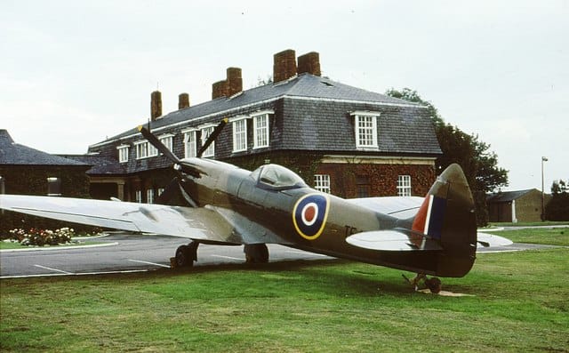 The RAF in London - Fun Kids - the UK's children's radio station