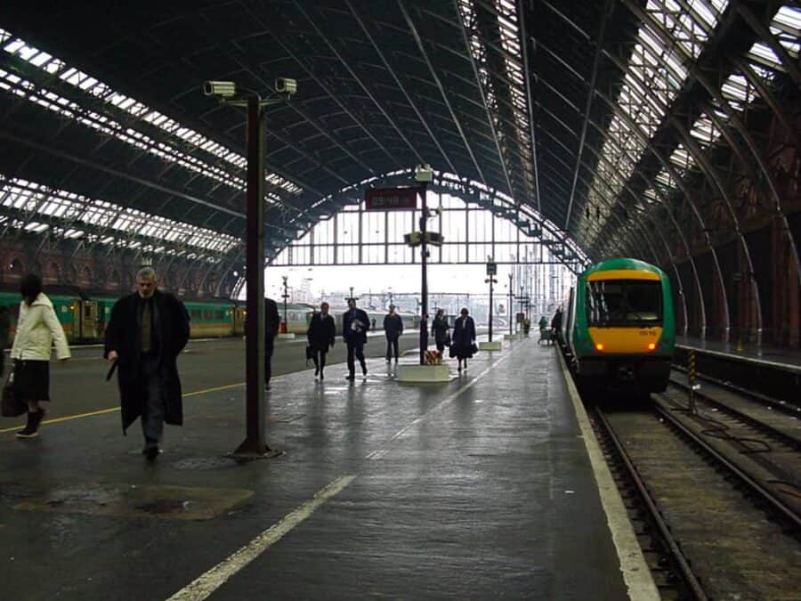 Why are there so many train stations in London and where does each ...