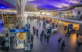 How many different train stations are there in the UK and what makes ...