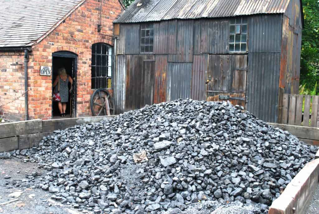 Mines during the Victorian era: Why did we send children down the mines ...