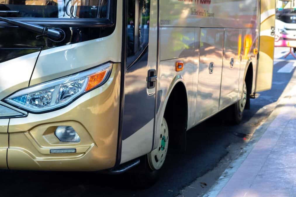 Top 10 Facts About Buses! - Fun Kids - the UK's children's radio station