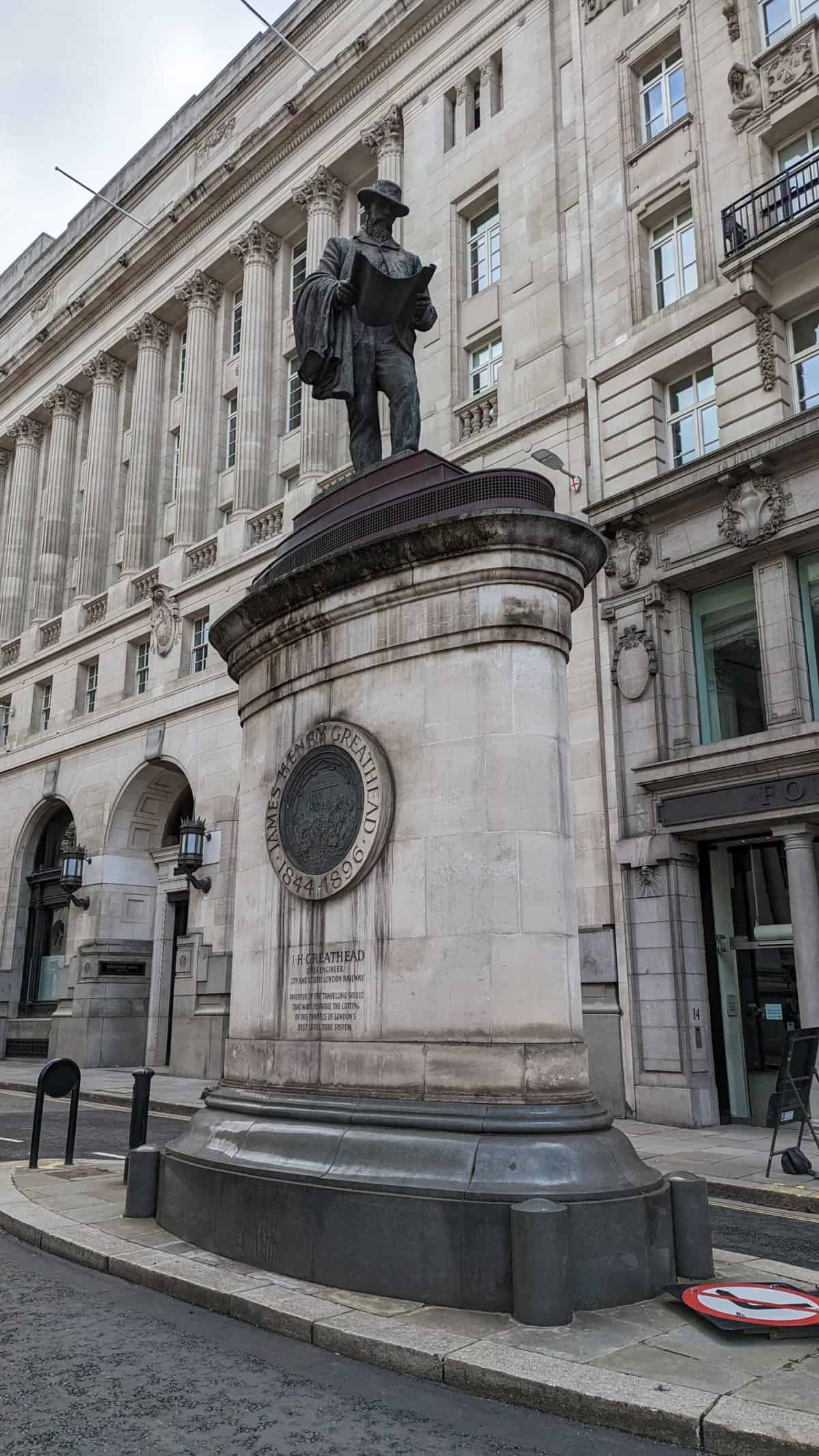 London's History - City Statues - Fun Kids - the UK's children's radio ...