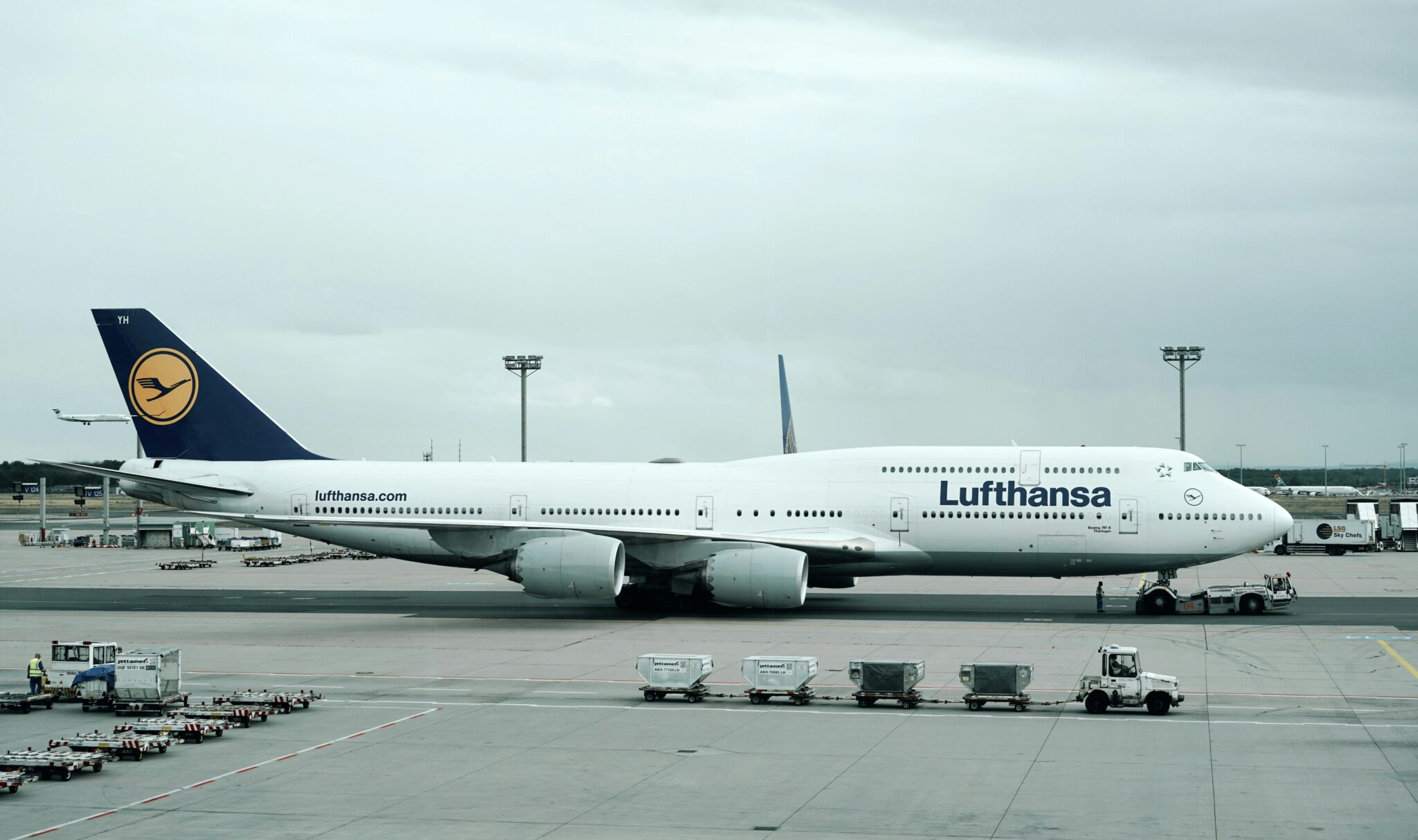Top 10 facts about airplanes - Fun Kids - the UK's children's radio station